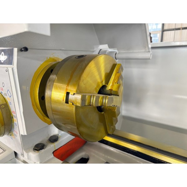 Quality Precision Universal Lathe CA6166: High Accuracy Turning With Precision-Ground for sale