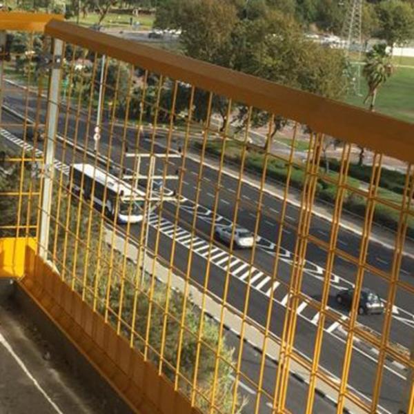 Quality Steel-framed Edge Protection Barrier with Reinforced Corner Joints for sale