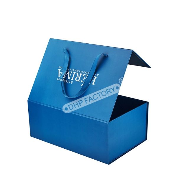Quality Gloss Coating Custom Rigid Gift Box With Ribbon Handle For Clothes Packaging for sale