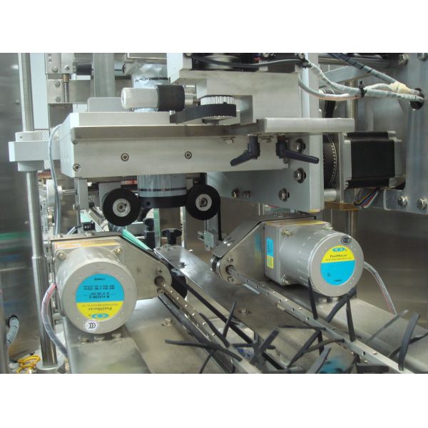 Quality Automatic Sleeve And Shrink Labeling Machine (Shrink Sleeve for plastic square for sale
