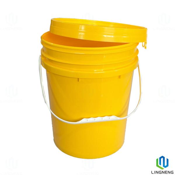 Quality 18L Waterproof Food Grade Plastic 5 Gallon Buckets With Handle for sale
