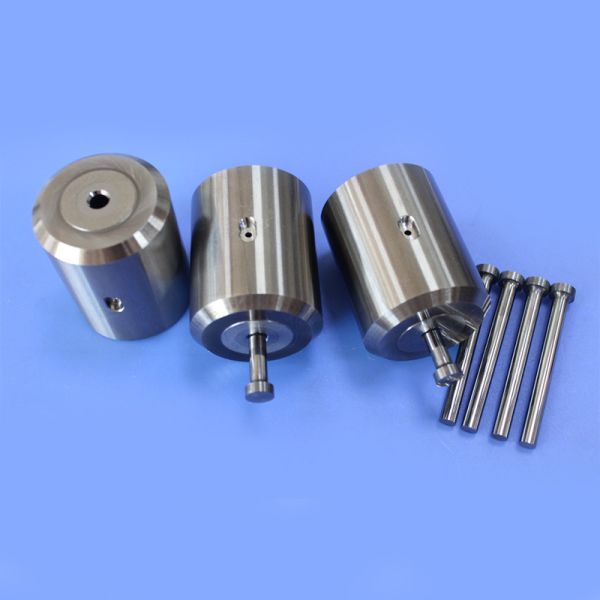 Quality Ultra-Precision 0.001mm Straightness Tungsten Carbide Plunger Rod with 600MPa Pressure Resistance and Ra0.05μm Super-Mirror Finish for Industrial Tools for sale