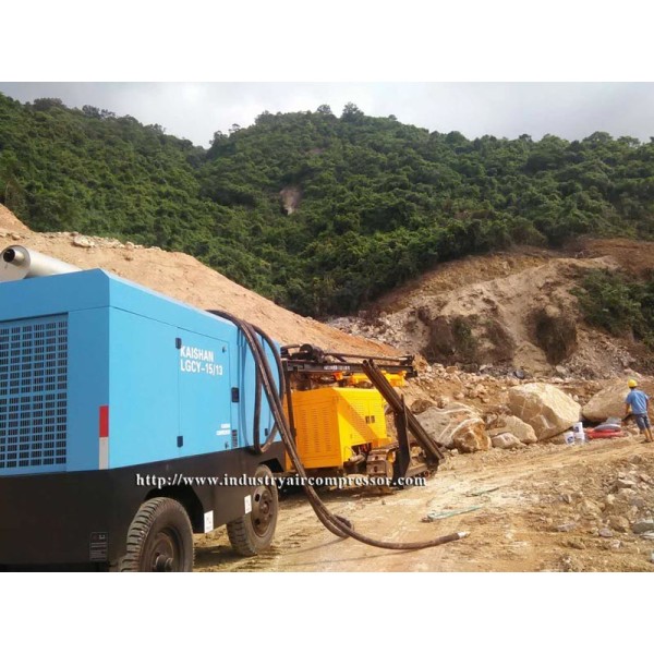 Quality Diesel Engine Driven Portable Screw Air Compressor With Inlet Air Pre Filter for sale