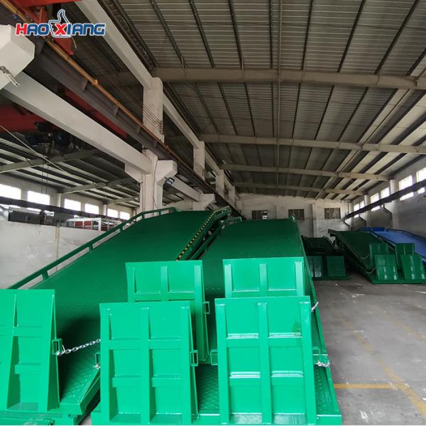 Quality 4m Width Mobile Loading Dock Ramps Portable Unloading Dock For Warehouse for sale