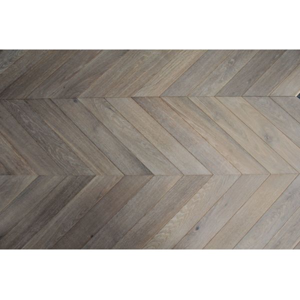 Quality Smoked White Oiled Oak Chevron Engineered Wood Flooring 510 X 90 X 14MM for sale