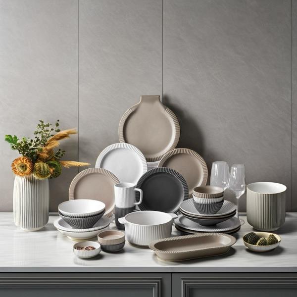 Quality Relief Pattern Disposable Matte Glaze Plates Nordic-Inspired Modern Ceramic for sale