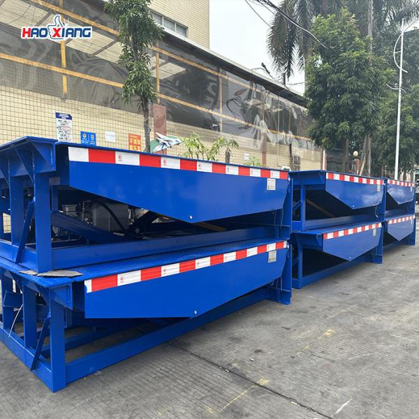 Quality Customizable Work Platform Hydraulic Loading Dock Ramp With 5mm Non-Slip Diamond for sale