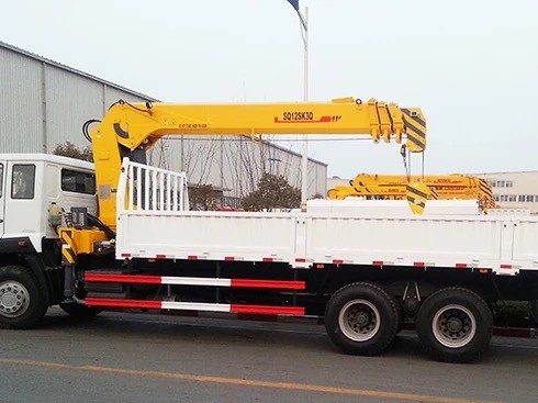 Quality Versatile Cargo Truck Mounted Crane Efficient Lifting And Transport Stability for sale