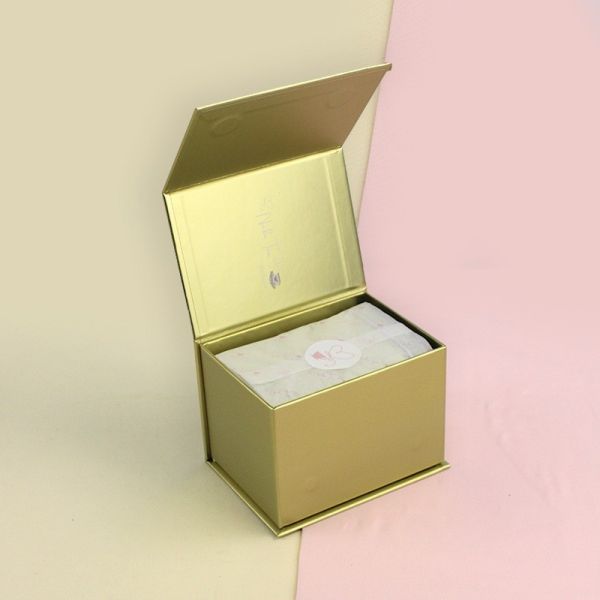 Quality Custom Logo Rigid Cardboard Foldable Magnetic Gift Box With Matte Lamination for sale