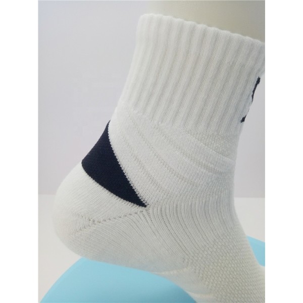 Quality Running Socks Excellent Grip For Professional Running Priting Pattern NO Needle for sale