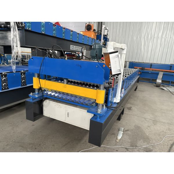 Quality Corrugated Roof Panel Roofing Roll Forming Machine Precision Cutting 5.5Kw for sale