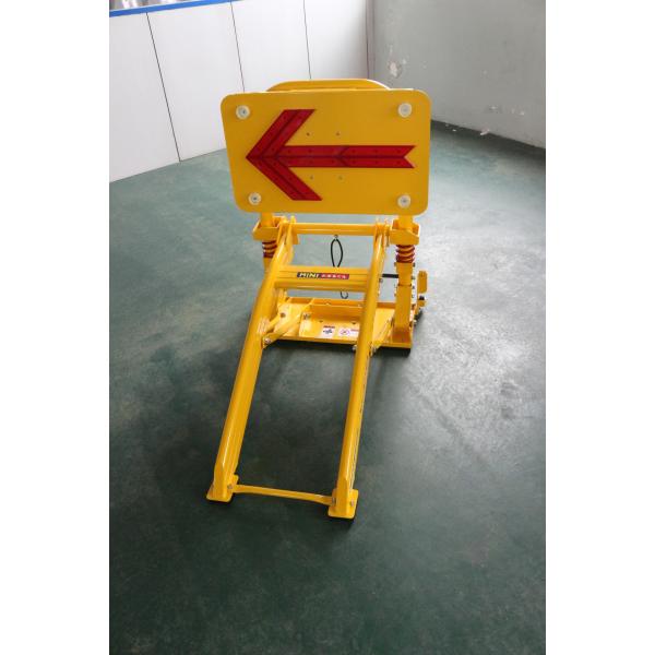Quality 20kg Aluminum Foldable Traffic Yellow Vehicle Security Barriers for sale