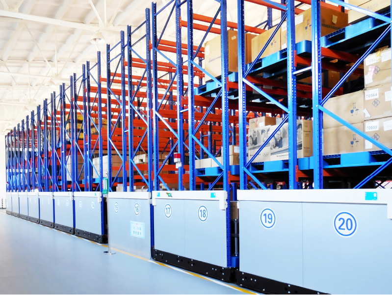 Electric mobile racking system