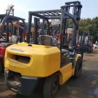 Quality Japan Komatsu 5T FD25 FD30T-16 Diesel Forklifts with Overall Dimensions 2.7*1.2 for sale
