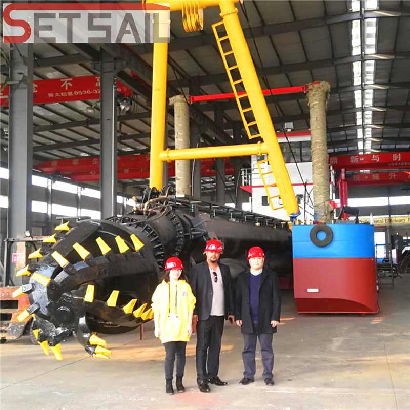 Capacity 700m3 Water Flow 3500m3 18 Inch Cutter Suction Dredger
