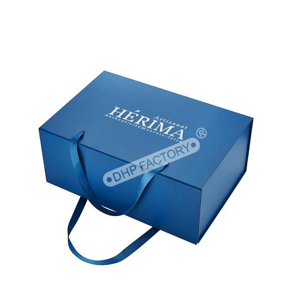 Quality Gloss Coating Custom Rigid Gift Box With Ribbon Handle For Clothes Packaging for sale