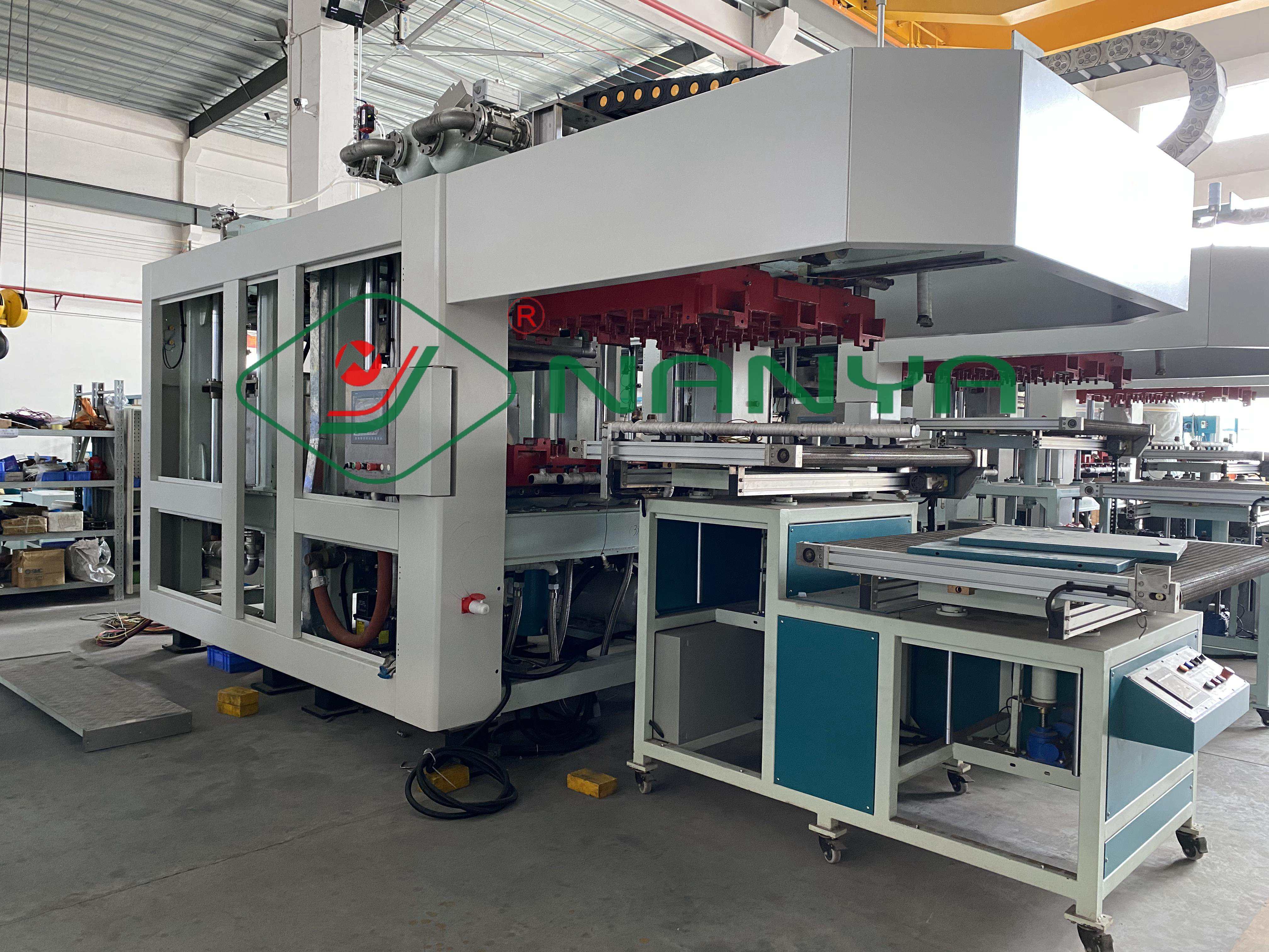 Quality 300Kg/H Biodegradable Pulp Molding Tableware Equipment 40 Ton Pressure for sale