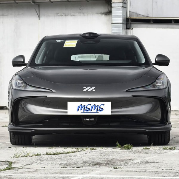 Quality Pure Electric Sports Car 618km Max Zhiji L6 2024 EV Cars IM L6 4WD Fast Charging 0.425h for sale