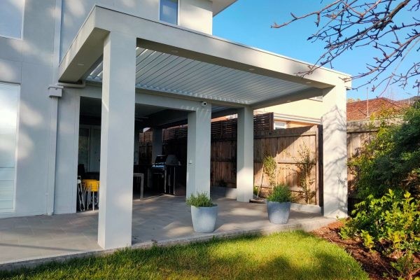 Quality Waterproof Louver Blade Roof Awning Waterproof Aluminum Frame Pergola Awnings for sale