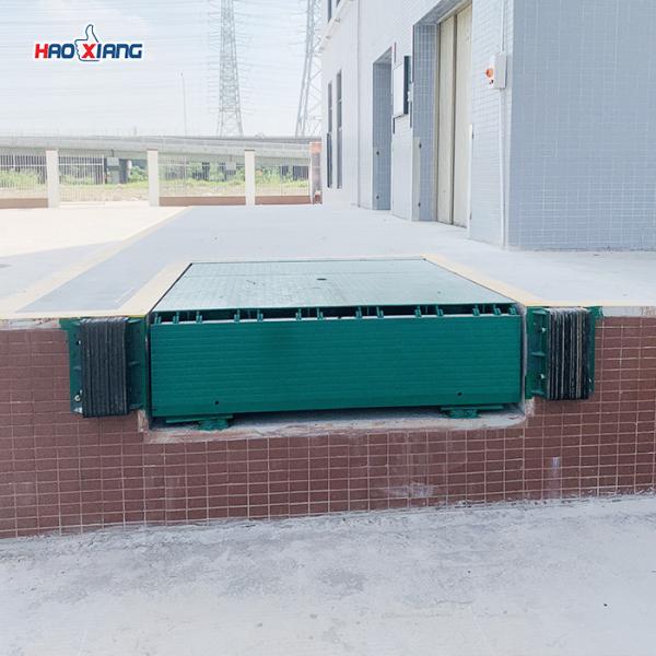 Quality Adjustable Hydraulic Dock Leveler Container Truck Dock Ramps for sale