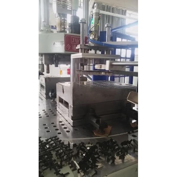 Quality 55T Vertical Plastic Injection Molding Machine 40mm Screw Diameter For 1.8T for sale