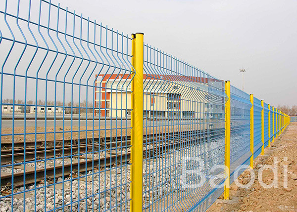 Quality Railway Vinyl Coated Wire Mesh Fence With Low Carbon Steel / Powder Spray Coating for sale