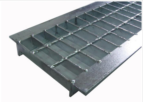 Quality Anti Slip Outdoor Drain Grate Covers , Serrated Steel Trench Covers Grates for sale