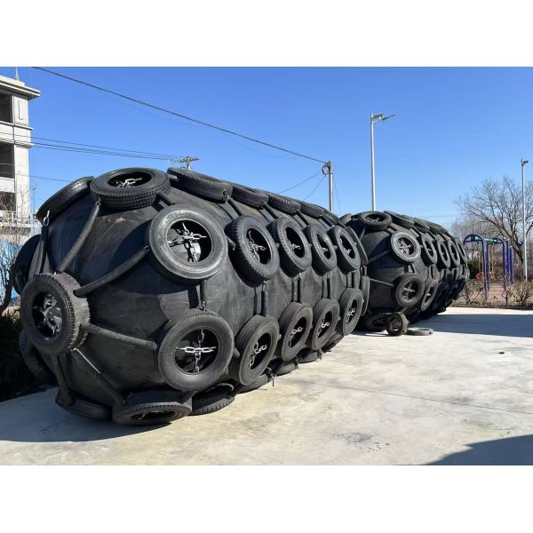 Quality Ship Boat Berthing Dock Floating Inflatable Rubber Fender for sale