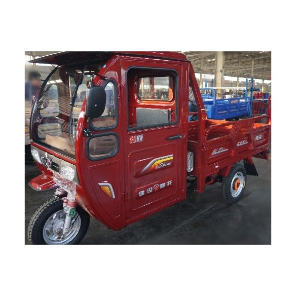 Quality 1.5 Ton Semi Closed Petrol 150CC Cargo Tricycle for sale