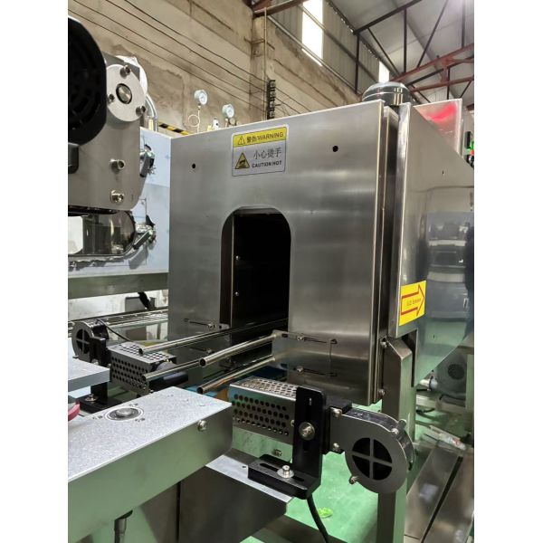 Quality 6000pcs/hour Steam Sleeve Shrinking Machine 50/60Hz for Bottle Label Application for sale