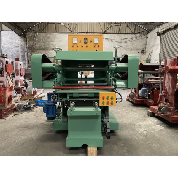 Quality Automatic Double Sided Polishing Machine Mirror Finishing For Embossed Handle for sale