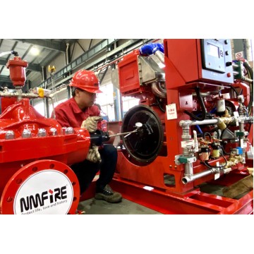 Quality Red Professional Fire Pump Diesel Engine 144KW With Water Cold Cooling for sale