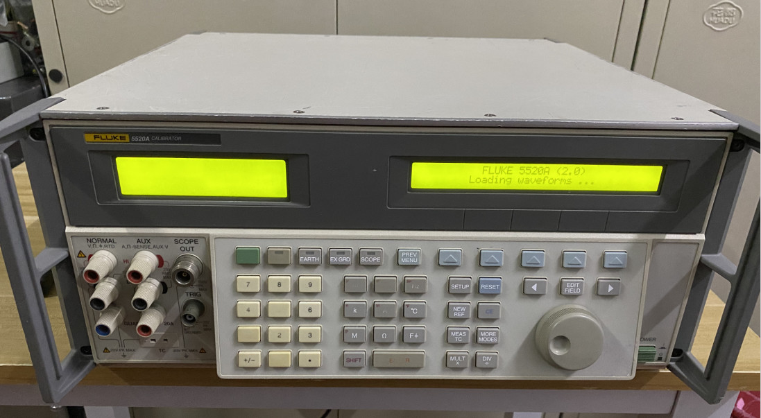 Fluke 5520A Multi-product Calibrator front view