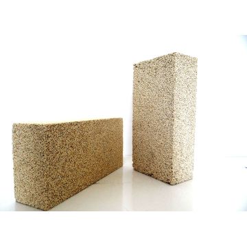 Quality 230*114*65mm 1380C Insulating Refractory Brick Heat Absorbing Bricks for sale