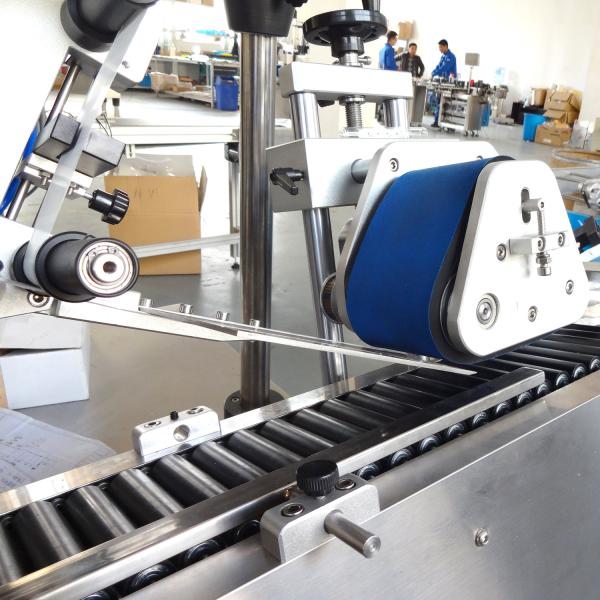 Quality Horizontal Automatic Vial Labeling Machine For 2ml 3ml 5ml 10ml Small Tincture for sale
