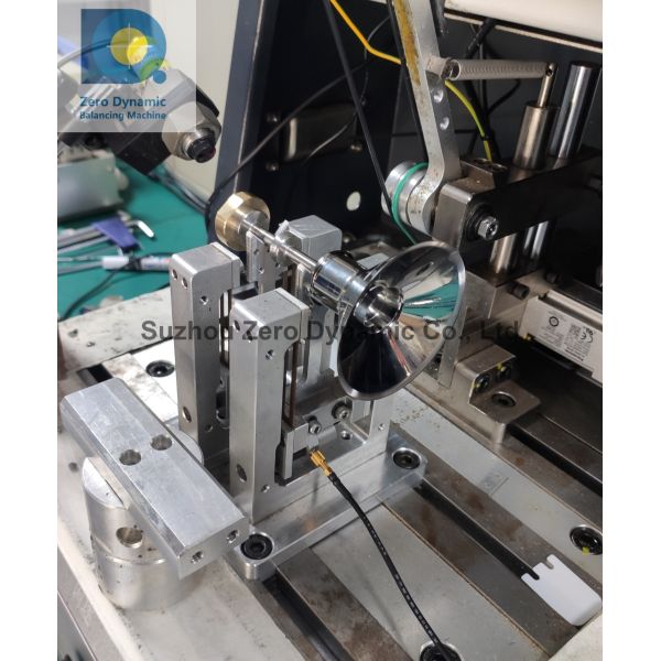 Quality Soft Bearing Rotor Balancing Machine High Precision Belt Drive Rotor Balancer for sale
