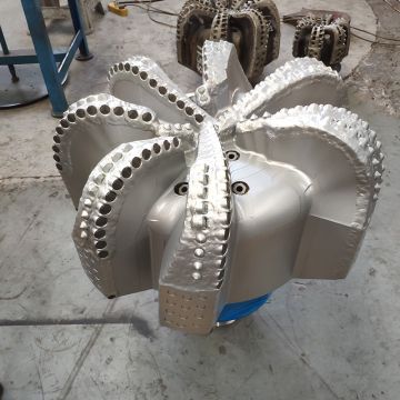 Quality Polycrystalline Diamond Compact Bits 22 Inch 7 Blades PDC Bit of Oilfeild for sale