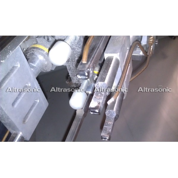 Quality 1000W Robotic Ultrasonic Riveting Welding Machine for Automotive Sound Deadening Cotton for sale