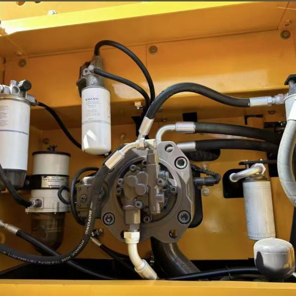 Quality Heavy Duty Used Volvo Excavator EC300 Digging Machine With Robust Engine for sale
