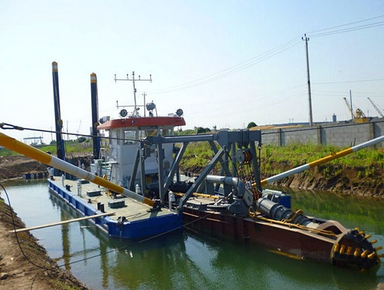 Quality 6m Dredging Depth Cutter Suction Dredger Ship 205KW With Cummins Engine WN200 for sale