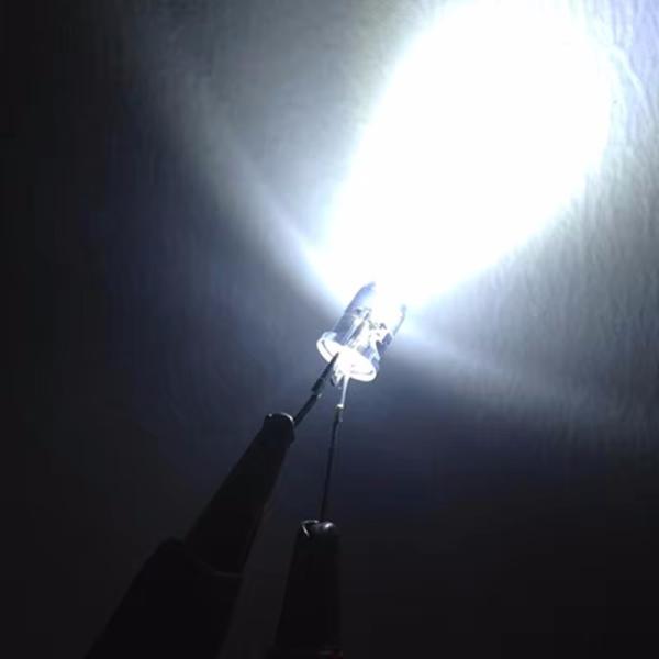 Quality Dip Traffic Warning Light LED Diode 5mm 45deg White Color 9000K 22000mcd Clear for sale