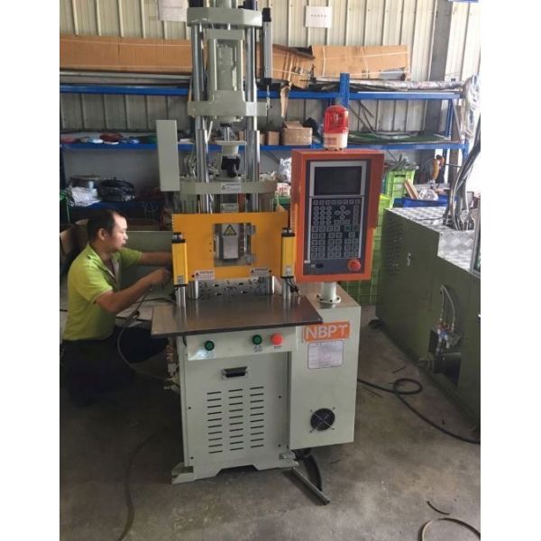 Quality VERTICAL 15 ton vertical hydraulic plastic injection molding machine for usb for sale