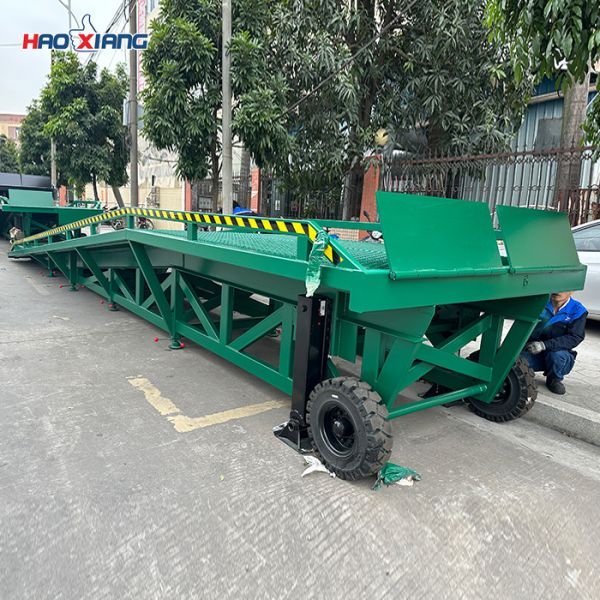 Quality Cargo Use Hydraulic Dock Lift Ramp 20T Dock Ramp For Forklift for sale