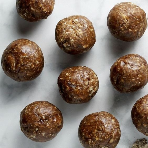 Quality 2.25kw Automatic Protein Date Ball Extruder 60pcs/Min for sale