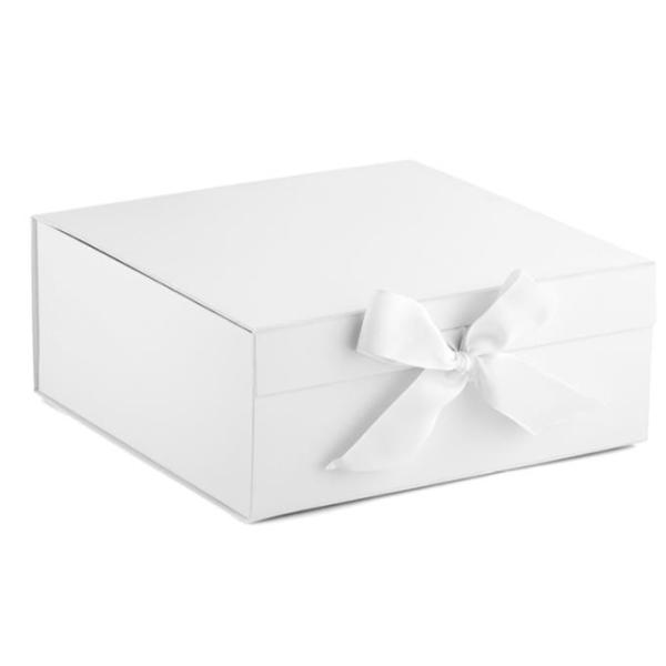 Quality CMYK Debossing Rigid Paper Gift Box , BSCI Magnetic Cardboard Gift Box for sale