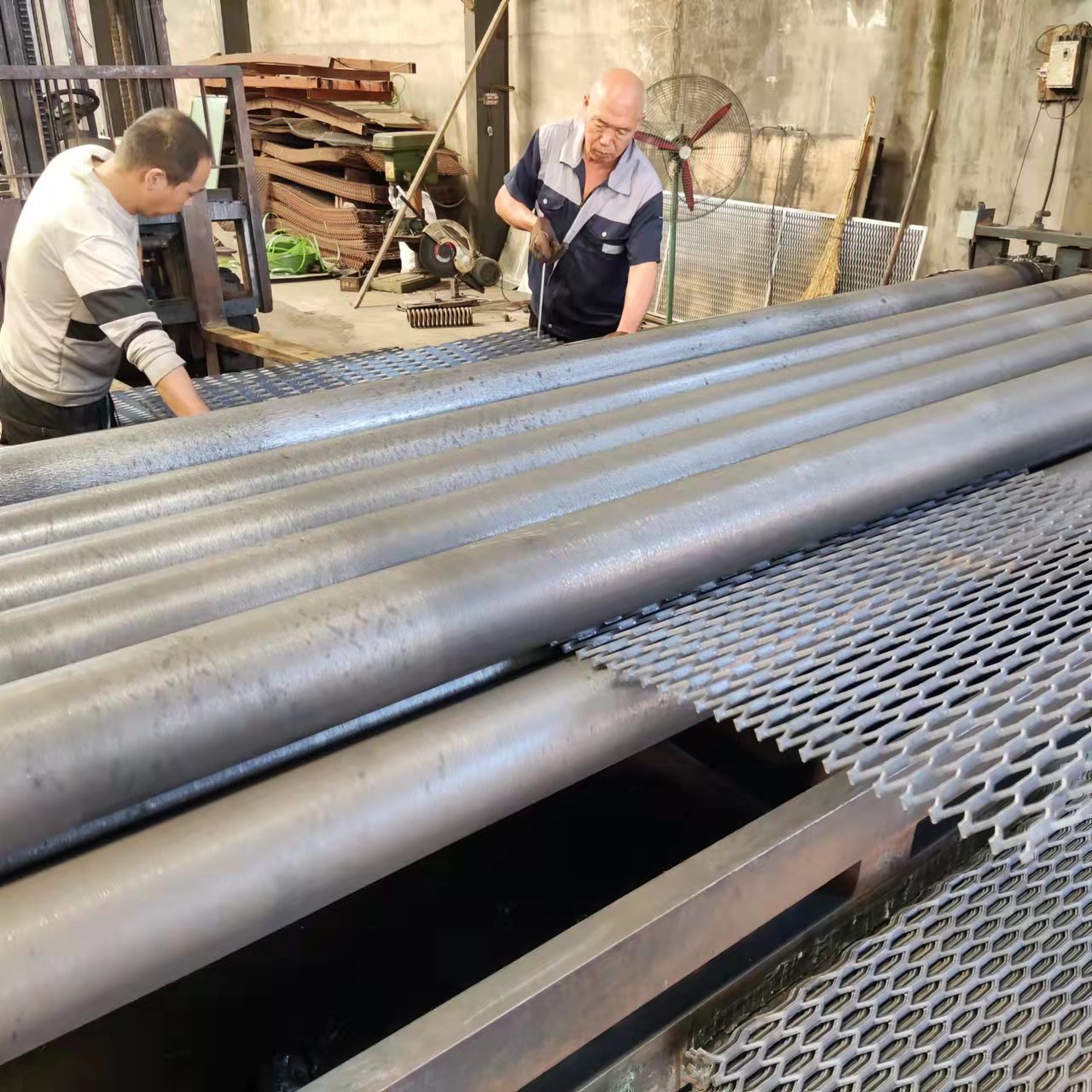 Truck Ramps Carbon Steel 3.0lbs Expanded Metal Mesh Diamond Catwalk ...