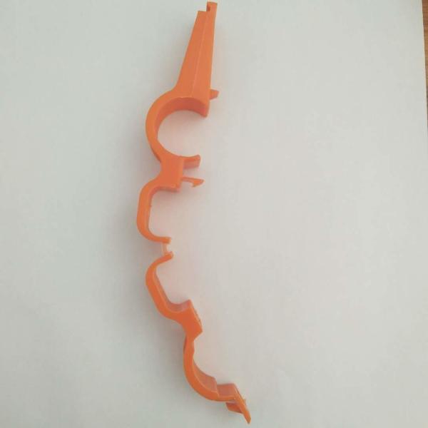 Quality Nipple Drinking System Polypropylene Poultry Hook for sale
