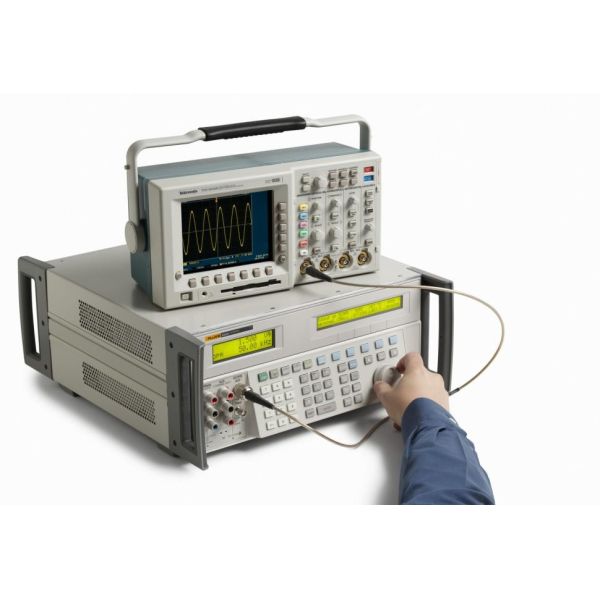 Quality Fluke 5522A High Performance Multi-Product Calibrator with Wide Workload for sale