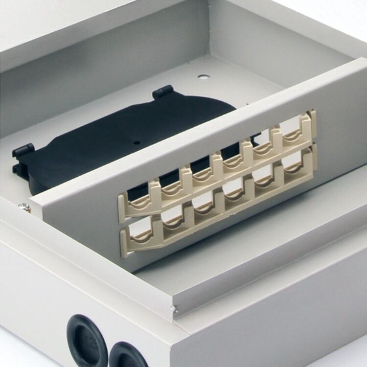Quality 12F Wall Mount Fiber Enclosure Metallic ODF Fiber Optic Patch Box 12 Core for sale