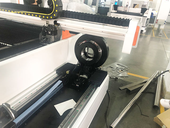 1500W fiber laser cutting machine 1500W fiber laser cutting machine